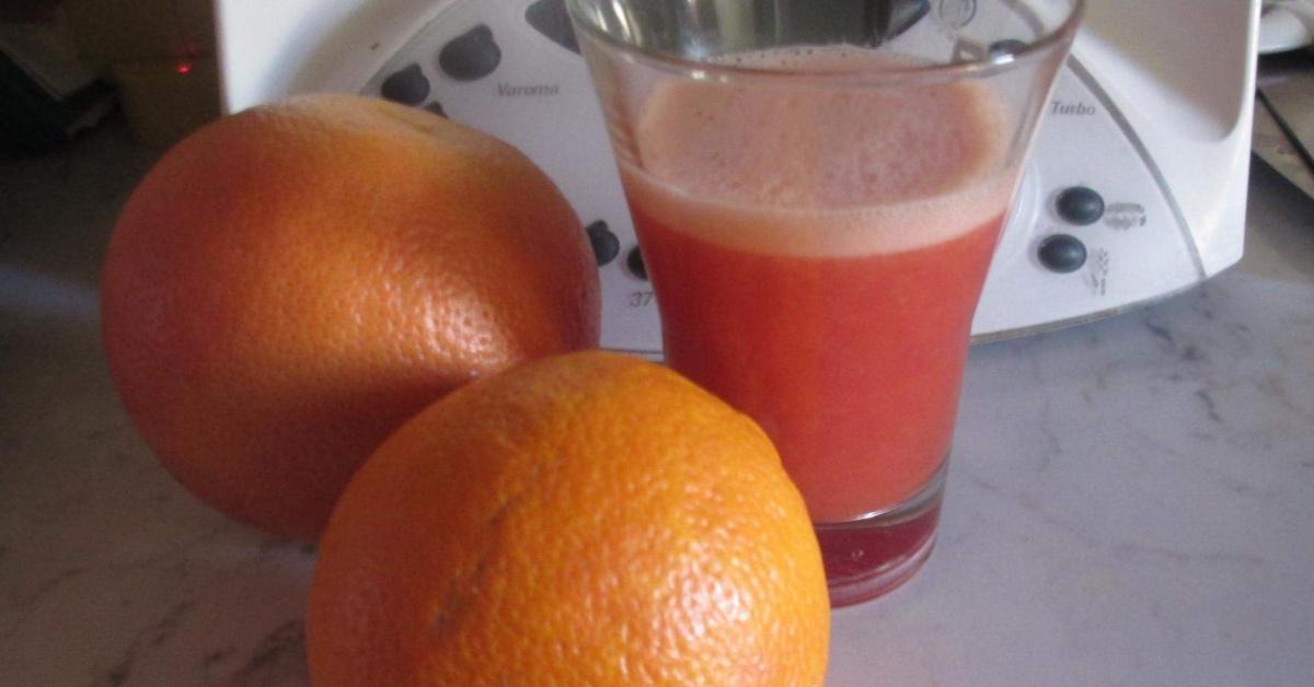 SPREMUTA DI POMPELMO E ARANCIA è un ricetta creata dall'utente Ospite ...